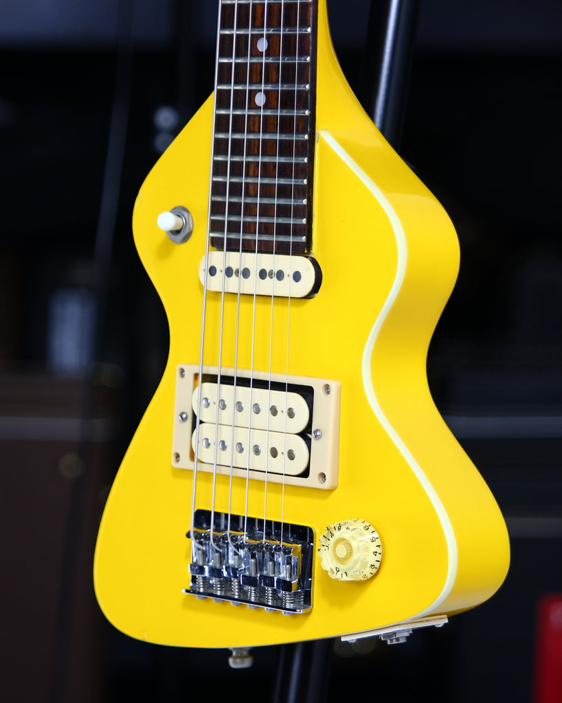 c. 1983 Hondo Dan Erlewine Chiquita Banana Yellow Travel Guitar w/ Amp ...